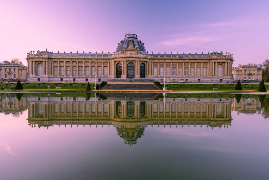10 Best Palaces That You Must Explore Around The World